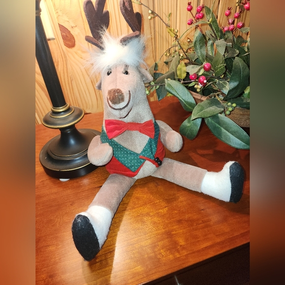 Source Unknown | Toys | Rudolph Reindeer Wind Up Plush Shelf Sitter ...
